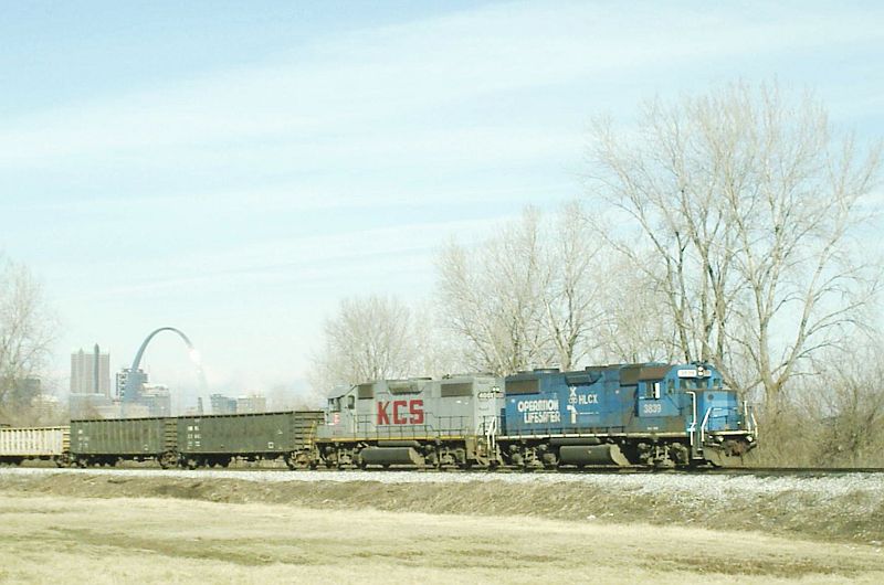 HLCX 3839 and KCS 4001